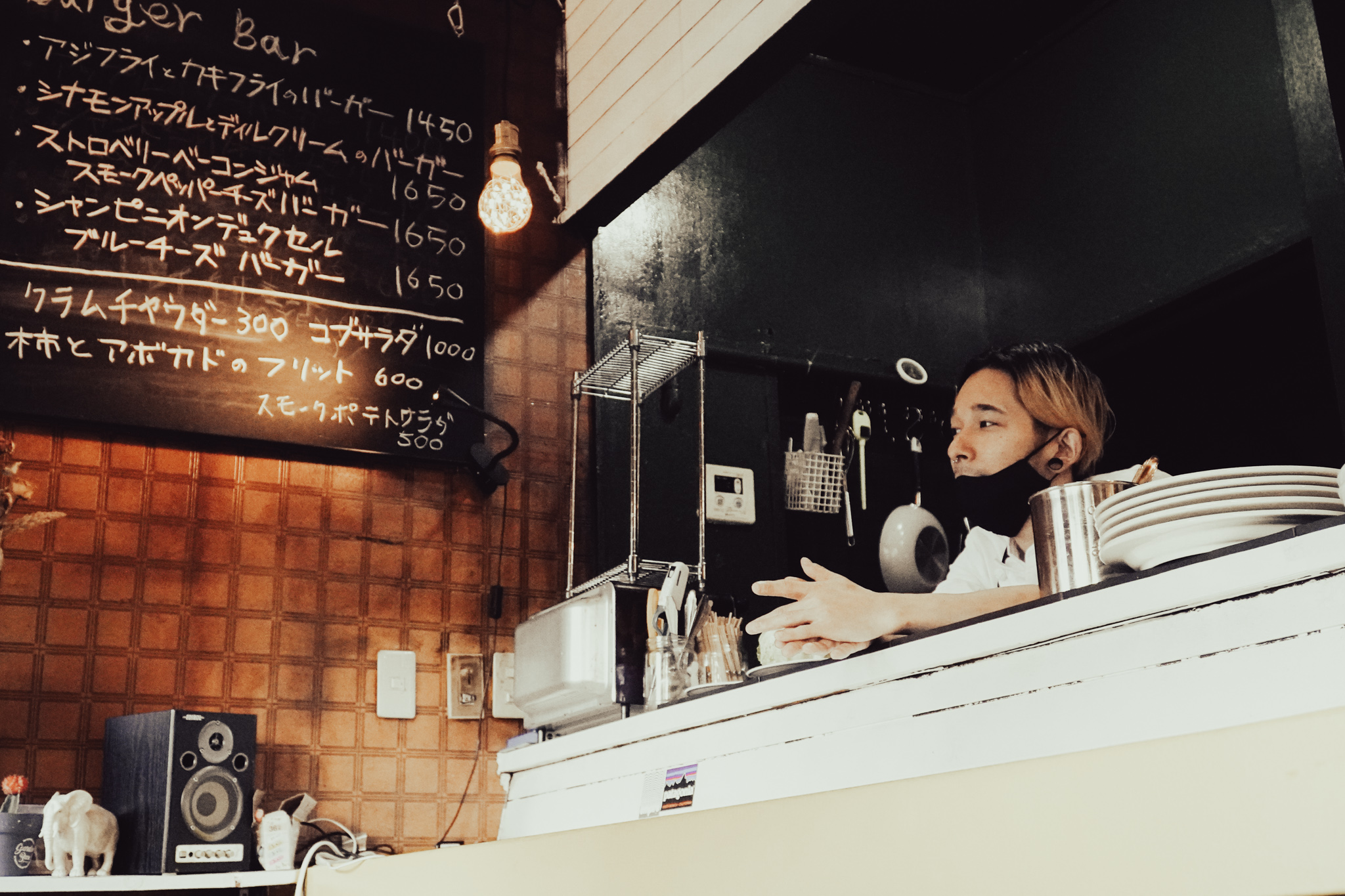 カジュアルに、気ままに、自家製本格派ハンバーガー〈Overcook Burger Bar〉 | 菊名池古民家放送局