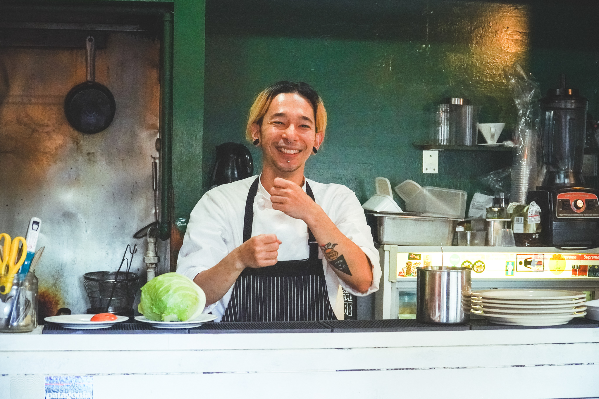 カジュアルに、気ままに、自家製本格派ハンバーガー〈Overcook Burger Bar〉 | 菊名池古民家放送局