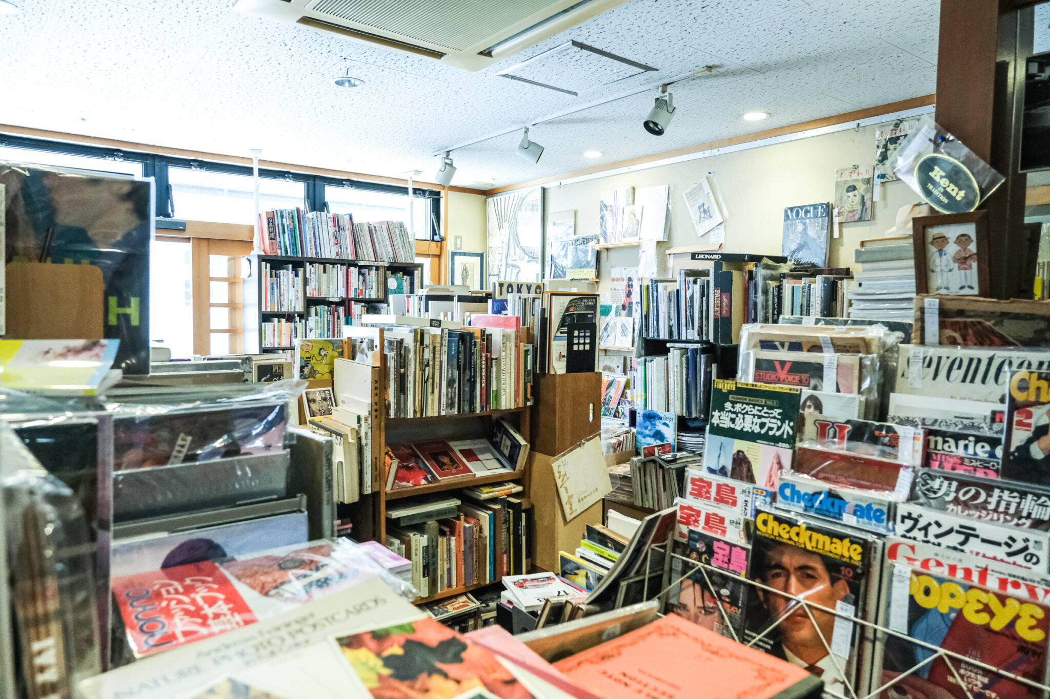 本探しの時間を楽しめる古本屋『Tweed Books』（前編） | 菊名池古民家放送局